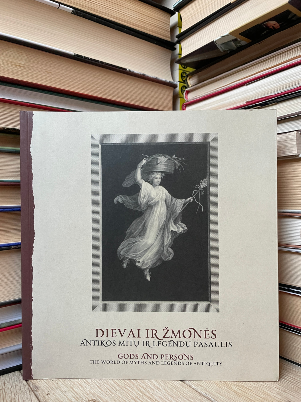 ,,Dievai ir žmonės: Antikos mitų ir legendų pasaulis" – LIBRIS