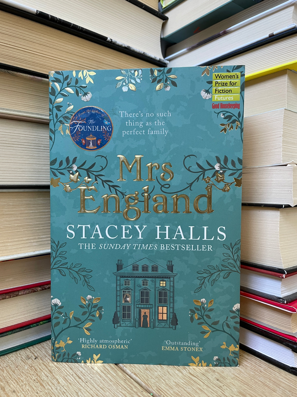 Stacey Halls - Mrs. England – LIBRIS