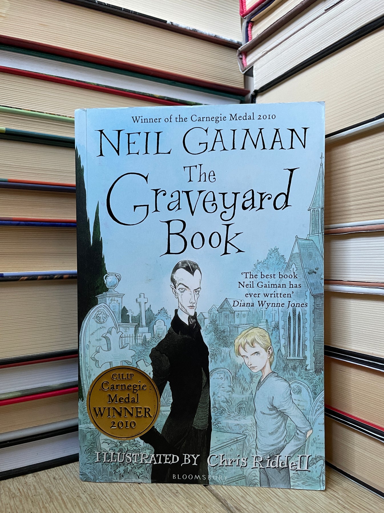 Neil Gaiman - The Graveyard Book – LIBRIS